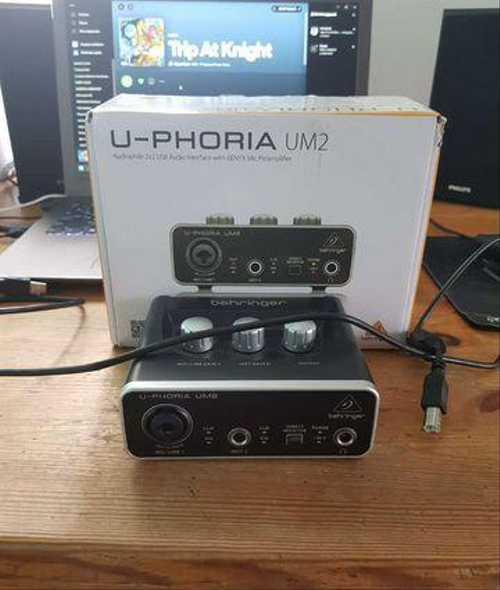 Звуковая карта behringer u-phoria um2