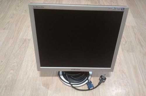 Монитор Samsung SynkcMaster 913 N19"