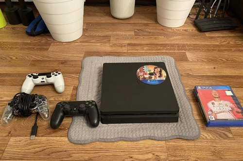 Sony playstation 4 slim