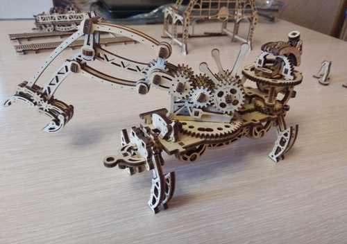 Ugears Манипулятор на рельсах