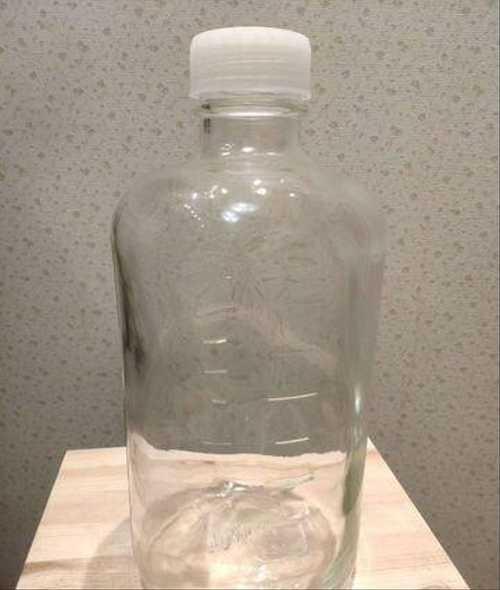 2 стеклянных бутылки по 5 литров