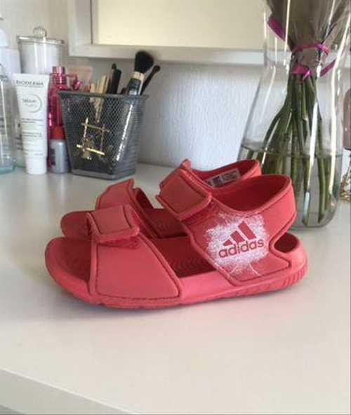 Сандалии adidas 26