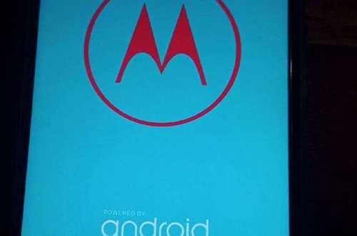 Смартфоны бу samsung galaxy j1 и Motorola M