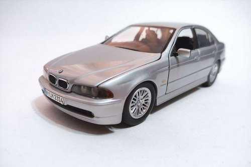 Модель BMW 5 E39 1/24 Minichamрs
