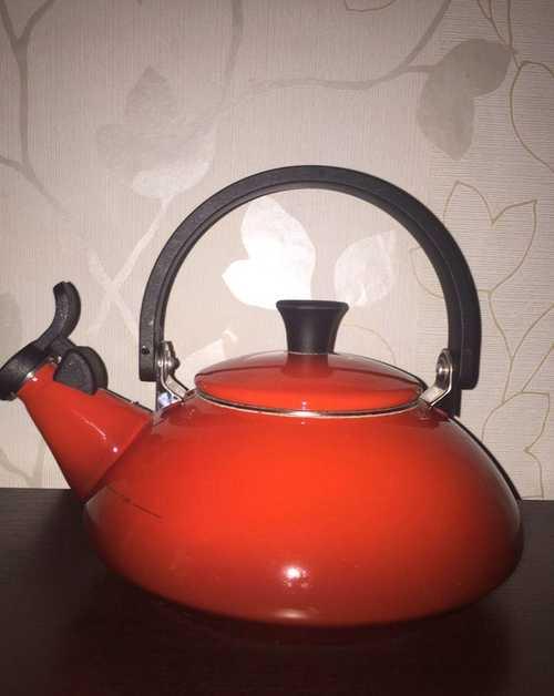 Чайник LE creuset со свистком ZEN