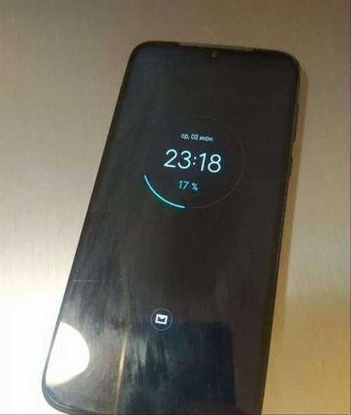 Телефон Motorola g8 plus (64 gb)