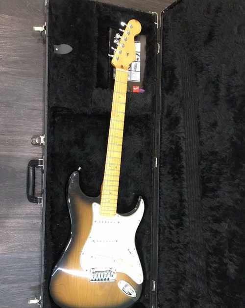 Гитара Fender Stratocaster deluxe