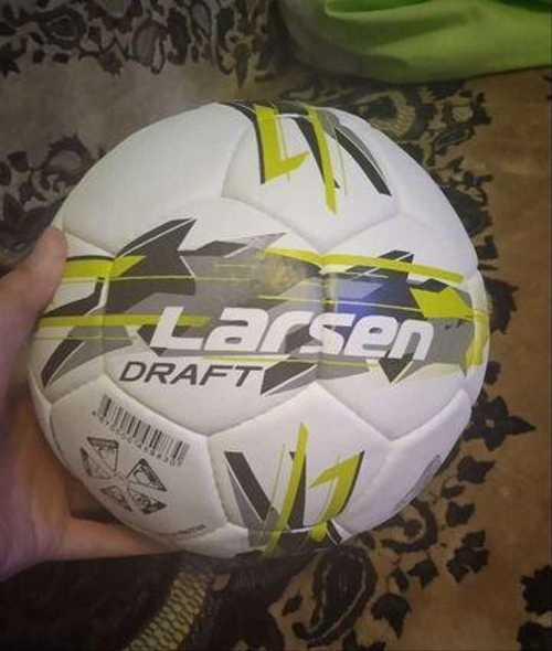Футбольный мяч larsen draft
