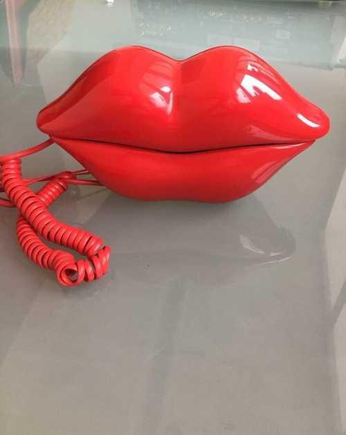 Телефон стационарный в виде женских губ