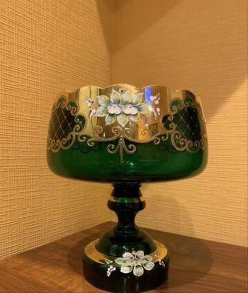 Чешская ваза богемское зеленое стекло