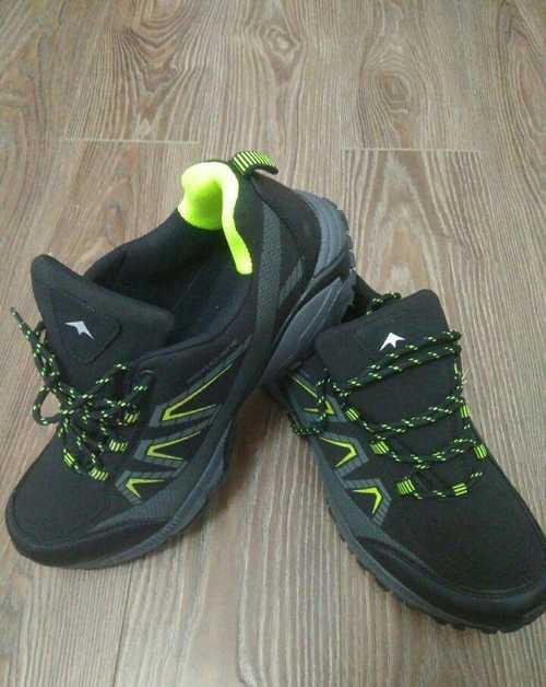 Кроссовки новые 42-43
