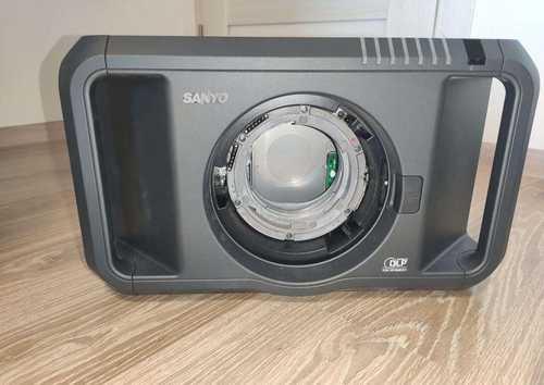 Проектор Sanyo PDG-DHT8000L