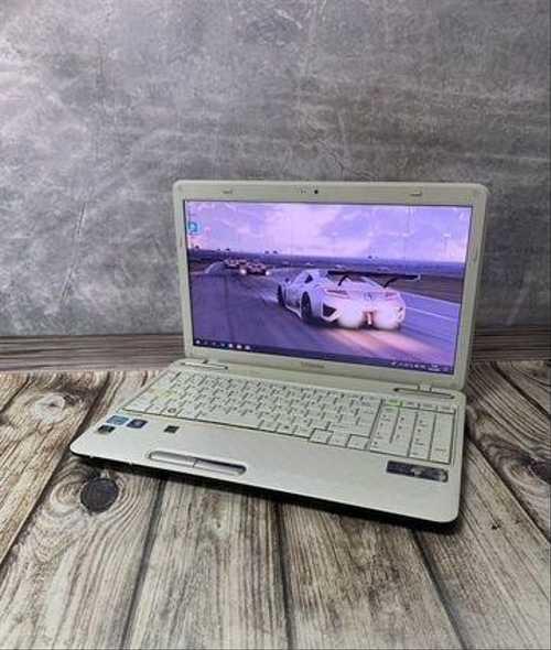 Мощный ноутбук Toshiba / i7 / Ssd / белый