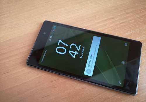 Телефон Sony Xperia Z1