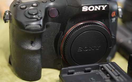 Фотокамера Sony Alpha A77 с 2 объективами