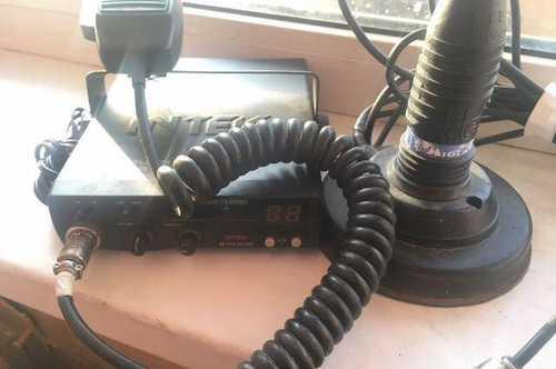 Си-би радиостанция с антенной