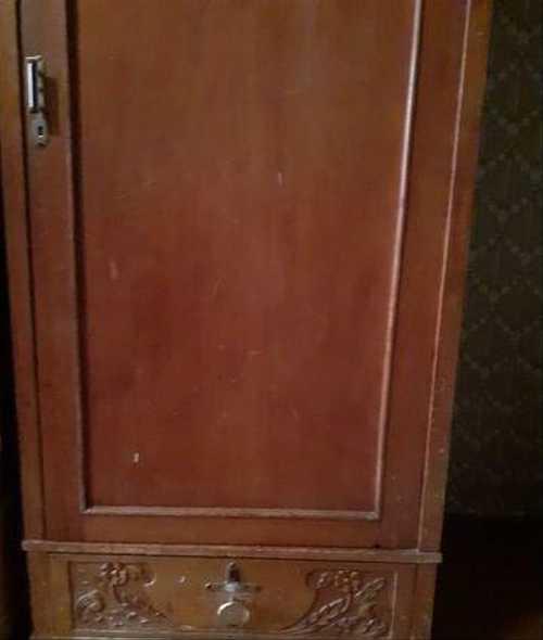 Антикварный старинный платенной шкаф
