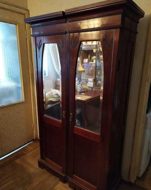 Продам хозяйственный старинный деревянный шкаф 30х