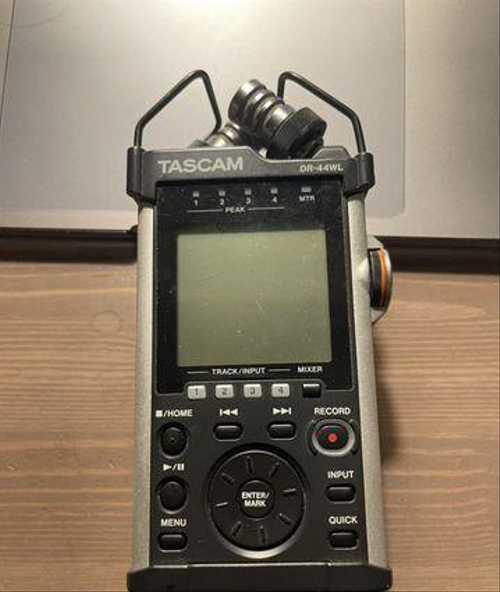 Рекордер Tascam DR 44WL- состояние отличное