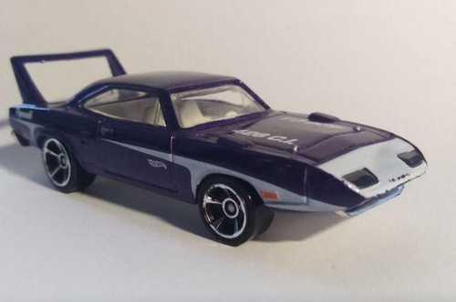 Hot wheels '70 Plymouth Superbird