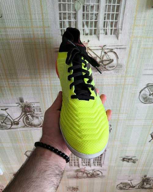 Бутсы, Adidas predator, Nike mercurial CR7