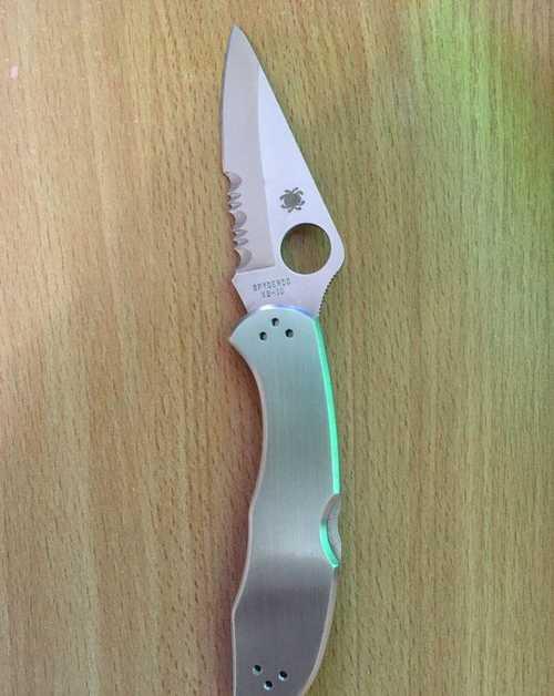 Нож Spyderco delica-4