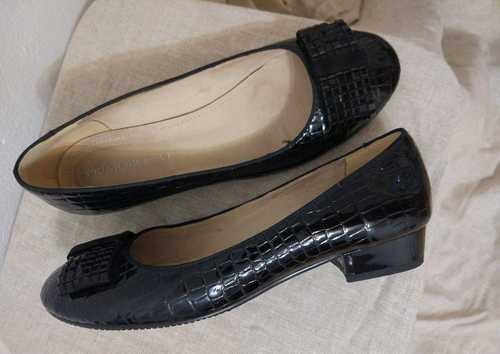 Балетки лакированные