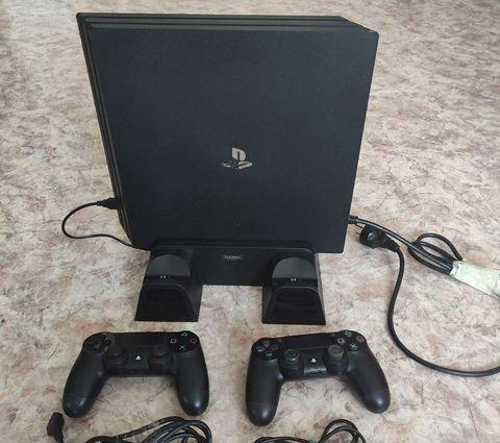 Sony Playstation 4 Pro + 2 джостика + Подставка