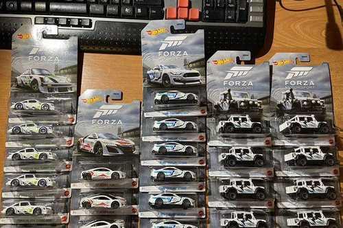 Модель автомобиля Hot Wheels Forza Motorsport