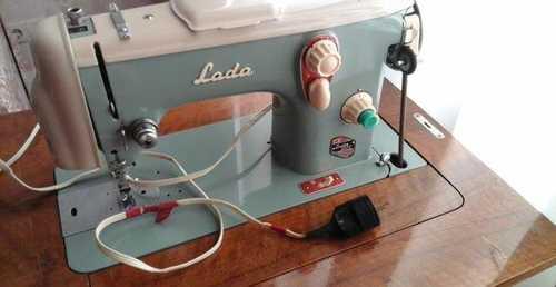 Швейная машина LADA 237-1 (Чехословакия)