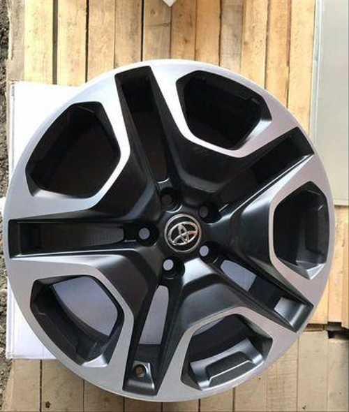 RAV4 NEW 7,5x19 5x114,3 ET40 r19