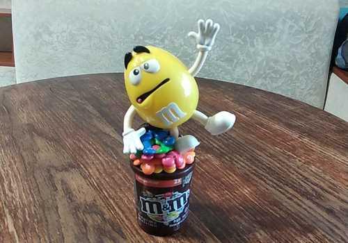 Диспенсер M&M's