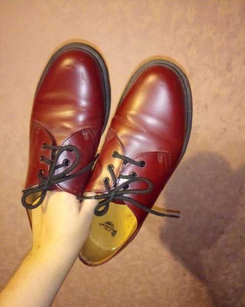 Dr. Martens cherry red