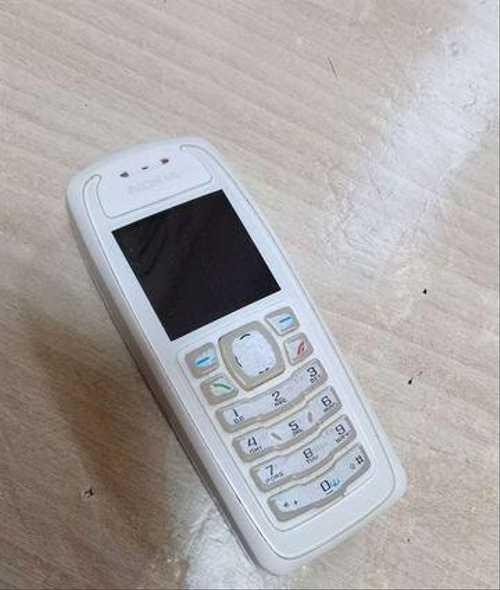 Телефон Nokia 3100