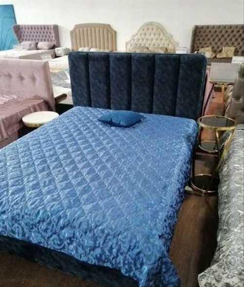 Интерьерная кровать двухспальная