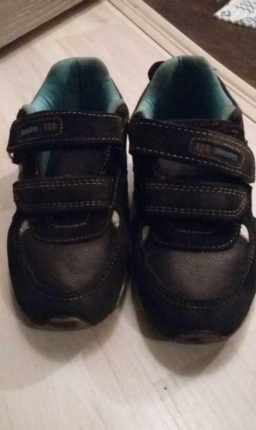 Кроссовки. Босоножки. Шлёпки