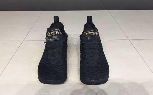 Баскетбольные кроссовки lebron 16