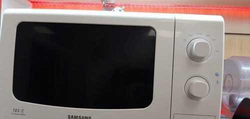 Микроволновка Samsung ME713KR