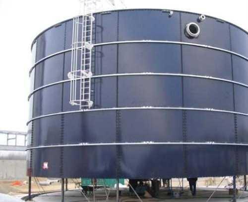 Вертикальный резервуар для воды. Резервуар РВС 700. Резервуар с двойной стенкой. Наземный вертикальный резервуар. Резервуар запаса питьевой воды.