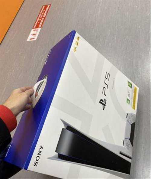 Sony playstation 5 + 2 игры (новая)