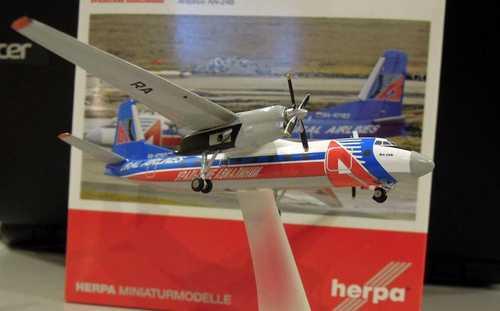 Модель Ан-24 из металла, Herpa, масштаб 1/200