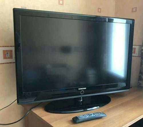 Samsung-40"(102см)