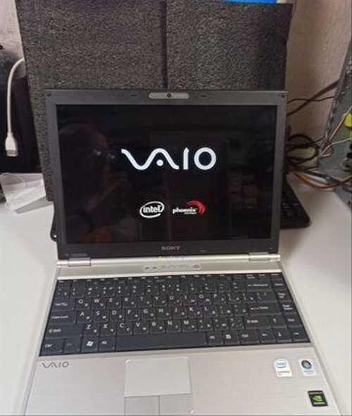Компактный ноутбук sony Vaio VGN-SZ6RMN (13.3")