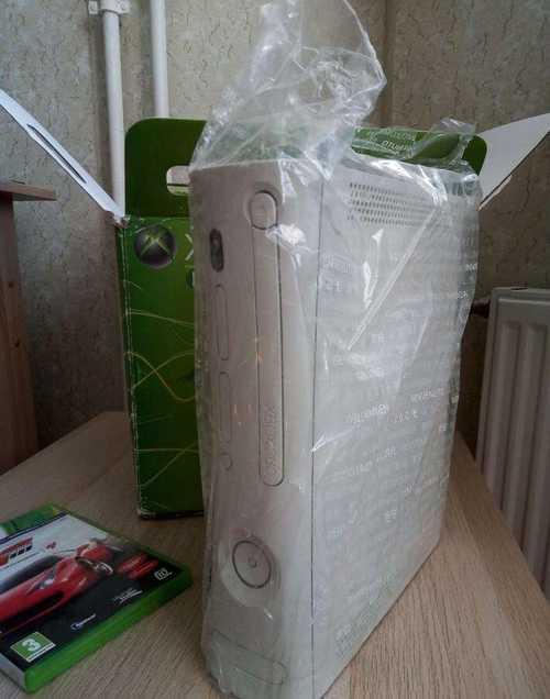 Xbox 360 + игра в подарок