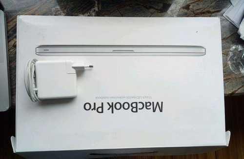 MACBOOK Pro 17. MACBOOK Pro коробка. MACBOOK Pro a1708 полосы на экране.