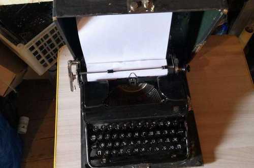 Печатная старинная машинка. Олимпия