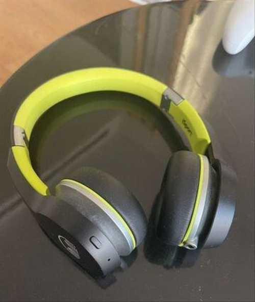 Беспроводные наушники monster iSport