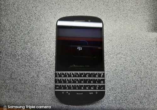 Телефон BlackBerry Q10