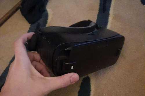 Гарнитура виртуальной реальности Samsung GearVR