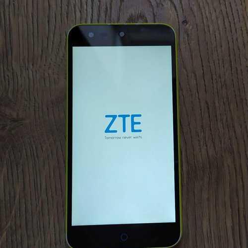 Смартфон ZTE Blade X5